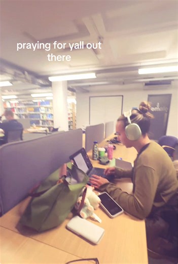 stay tuned x #uni #examseason #uniofleeds