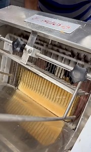 Outstanding bread cutting machine. | Monserrat Abuda