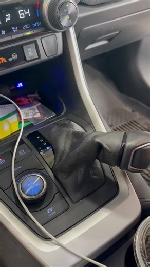 Broken shifter flops around! Sa poha shwe🤭😅😂😂😂