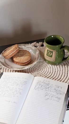 Want to know what all the fuss is about? Sign up for our newsletters (sent out every month to our subscribers). Be the first to learn of specials, promotions, upcoming events in the area and more. Get recipes and learn more about the Inn. We never share your email address and will only send you high quality content. Don't miss out...sign up now: https://www.donnasofberlin.com/subscribe-newsletter #berlinohio #ohioamishcounty #bedandbreakfast #upcomingeventsandnews | Donna's Premier Lodging