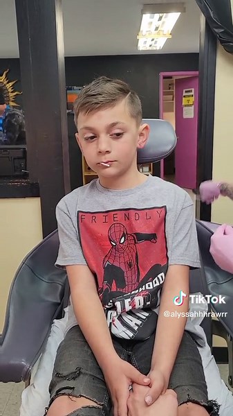 taking my 8y son to get his ears pierced!!! ☺️🤘🏻 #earspiercing #tattooshop #fypシ #studdmuffin