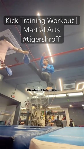 Dekho or sikho Kick Training Tutorial Step-by-Step Guide #tigershroff #nadeemkhiladi786 #viral #yt