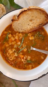 766K views · 5.2K reactions | Italian Pasta Fagioli (Pasta and Beans) is a great tasting, hearty, vegetarian pasta and bean soup – the perfect vegetarian dinner for a chilly night. #soup #pasta #pastafagioli #italianfood #fallrecipes #weightwatchers #dairyfree #glutenfree #skinnytaste | Skinnytaste | Facebook