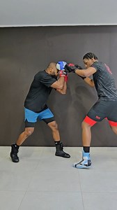 409K views · 2.1K reactions | Adjust your posture according to the distance to your opponent. #boxing #training #boxingtechnique #boxingskills | Jonathan Male Jordao | Facebook