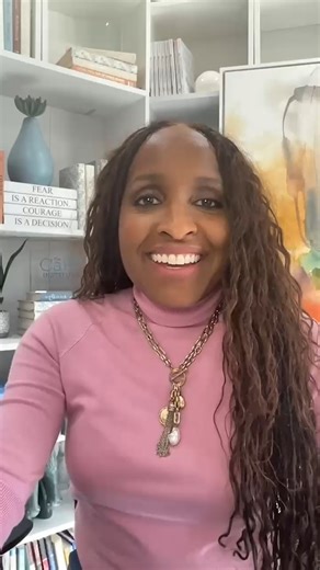 Trying to build a new habit? Take a moment to reflect and ask yourself: “What if I just allowed myself to feel uncomfortable?” Growth requires stepping out of your comfort zone. Whether it’s creating more margin in your schedule, sticking to a new routine, or making a bold change, there’s always a pull to go back to what feels familiar. But what if, instead of resisting discomfort, you leaned into it? Discomfort isn’t a stop sign—it’s a sign that you’re stretching, expanding, and moving toward t