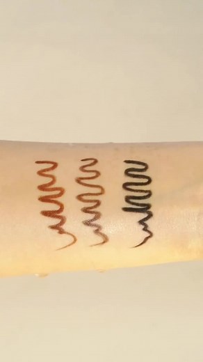 Eyebrow Pencil Application Techniques and Color Variations