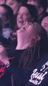 Rauchen in der Pause 🚬😂 #comedydeutschland #comedyliveshow #humor #funny #lustig #comedy #lustiges #christall #deutschland 📸 Robert Maschke | Chris Tall