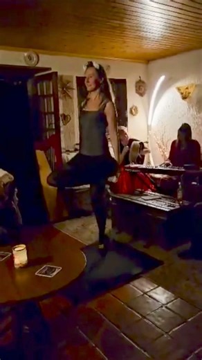 I danced a few Irish dance steps at a lovely intimate concert last night in Trezien Plouarzel in Brittany, France. This was just another stop on our Los Paddys St. Patrick’s tour which is supported by Culture Ireland. Music by Paddy and Emer. Video by Gerry. I’m performing our original song and choreography “Hammertrain”. Good to be back in the Iroise Bretagne region! 💚 #lenkafairy #paddydelaspampas #dancetour #lospaddys #irishtrad #irishbar #irishmusic #tapdance #bretagnetourisme #tapdancing #