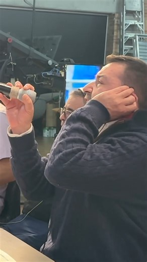 9.2M views · 439K reactions | @lavozdelgolcolombia y su narración del gol ⚽️ de Jefferson Lerma contra Uruguay  en la semifinal de la Copa América 2024  #GolGolGolCaracol #GolCaracolConLaSelección  | Gol Caracol | Facebook