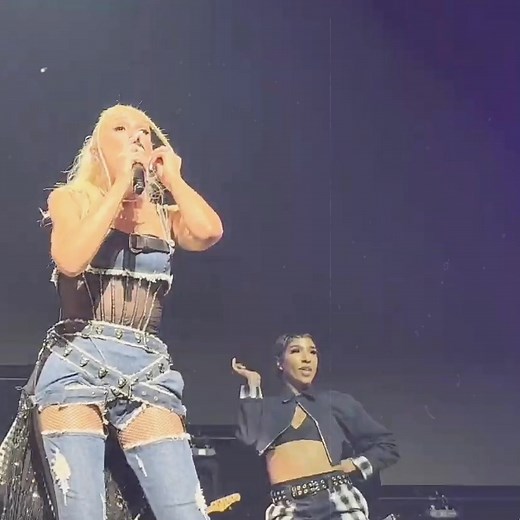 Rich Girl - Gwen Stefani: Lyrics in English and Spanish