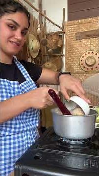 Learn to make Khao Soi with me in Thailand 🍜✨