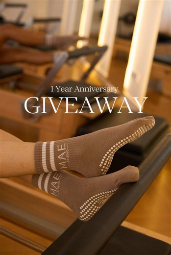 ✨ GIVEAWAY TIME ✨ Ready to level up your Pilates routine? 🥳 We’re giving away 10 Pilates sessions PLUS a pair of Pilates socks 🧦🤍 How to enter: 1️⃣ Like this post 2️⃣ Follow us 3️⃣ Tag your Pilates bestie in the comments Beeil dich das Gewinnspiel geht nur bis Ende des Monats! 🥳 Good luck! 🍀✨ #maepilates #pilatesgiveaway #pilatesstudio #pilatescommunity #wellnessgiveaway