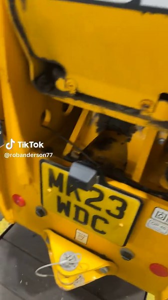 Guide to JCB Thread Lock Grades