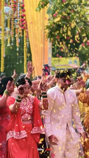 Amol Shende on Instagram: "💛 Haldi Night = Full On Dhamal! 💛 Hosted Sanket & the Beautiful Bride ki Haldi with ✨ Wounderf guests 🔥 Crazy crowd 🎉 Non-stop energy 🤣 Games, masti & unlimited fun! Jab Maharashtrian wedding ho Aur Best Anchor in the Town mic sambhale… Toh Haldi nahi, YAADGAAR EXPERIENCE banti hai 💥 Crowd ka pyaar, logon ki energy Aur ek shaadi — jo reel nahi, VIRAL MOMENT ban gayi! 💛✨ 🎤 Marathi Host | Wedding Anchor | Crowd Controller ##HaldiVibes #MaharashtrianWedding #Marat