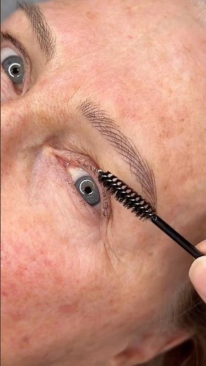 Machine hair stroke technique or microblading?