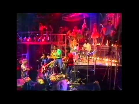 Musical Youth - Pass The Dutchie 1982 Top of The Pops 1982 Xmas