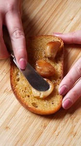 Garlic confit ! . . #garlic #garlicconfit #garlicbread #garlicbutter #foodlover #foodie #foodblogger #food #foodphotography #foodstagram #cooking #cookingvideo #cookingathome #cookingtime #tastyfood #tasty #yum #yumyum | SK Tasnim