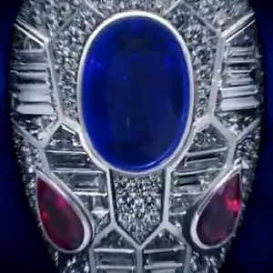 1.7M views · 1.3K shares | Renowned through the centuries for its hypnotic powers and magnetic allure, the serpent is deeply entwined with the power of seduction. Do you dare to be hypnotised by Serpenti? #eyesonme | BVLGARI | Facebook