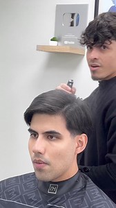 Taper fade/Comb over clasico🎥😳OBSERVA CÓMO QUEDÓ ESTE CORTE CLÁSICO 👇🏻 | Andrezbarbers