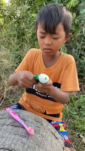 survival skills: SMART idea and USEFUL with tothpaste #buscraft #camping #outdoors