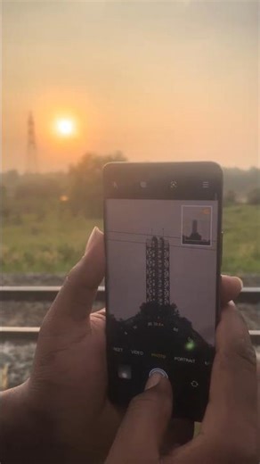 The Realme 13 Pro+ 5G features a 50MP + 8MP + 50MP triple reaCamera #120xzoom