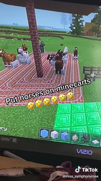 Hilarious Minecraft Merry-Go-Round Fail