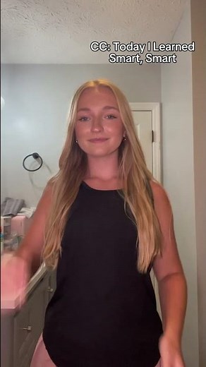 Smart in ASL (Not a Teacher) #signlanguage #asl #signoftheday #learninglanguages #smart #aslwithlola