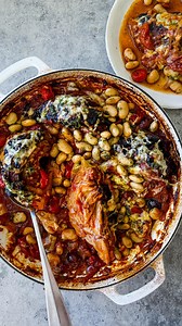This Cheesy Roast Cabbage Cacciatore w pesto butter beans has it all! One-pot, max flavour, low fuss cooking that’s affordable & leftover approved 🌱 recipe live now over at on Damn Delicious platform! You can sign up through the link in my bio 🌱 | Chef Tom Walton