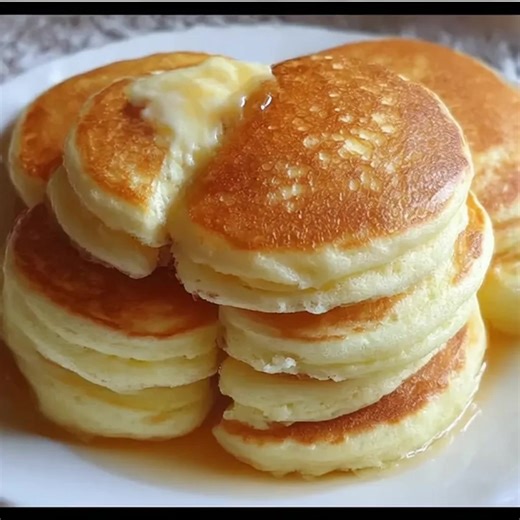 Best Fluffy Pancake - Don't Lose This Recipe 😋 Ingredients: 1 ½ cups all-purpose flour 2 ½ teaspoons baking powder ½ teaspoon salt 1 tablespoon granulated sugar 1 ¼ cups milk (any type) ...... 👇 Full Recipe in Coʍmеոτ 💬 | Creative Ideas