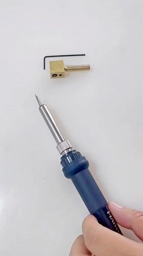 641K views · 6.8K reactions | Small things play a big role, and all kinds of internal seats of Lanrui first-generation miniature heating table are safely replaced. #lanrui #mobile #repair | Lan Rui | Facebook