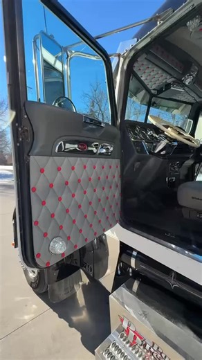 Install Update: @SamPetersen dressed out his Day Cab in between concrete barrier deliveries into the ‘War Zones’ of Minneapolis. Thankfully, they made it out safely. Proof not all Hero’s wear capes! Thank you for choosing #ezpete & thank you for taking risks to keep others safe! #peterbilt #trucker #18wheeler #trucksofinstagram | EZ Pete Interiors