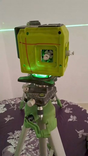 comment regler le décalage d'un niveau laser crown | Moroccan zellige artفن الزليج المغربي