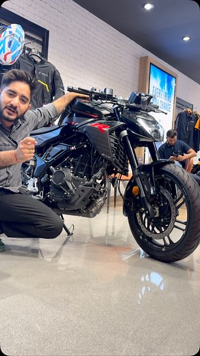 743K views · 5.9K reactions | Finally Hero Xtreme 250R is now available in Delhi at Himgiri Hero Premia Naraina Showroom. #hero #xtreme250r #heroxtreme250r | Deepak Singh Jakhar | Facebook