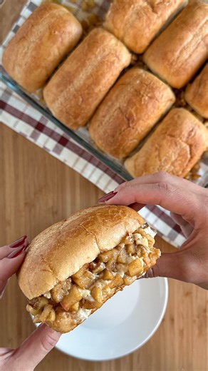 Apple pie cheesecake! Name a better combo...We’ll wait. 😉 Ingredients: • 8 Turano Mini French Rolls • 6 medium apples • ½ cup brown sugar • 1 tsp cinnamon • ¼ tsp nutmeg • ¼ tsp allspice • 2 tbsp unsalted butter, melted • 1/2 cup chopped walnuts • 2 cup cream cheese, softened • 2 tsp vanilla extract Interior and Exterior Cinnamon Sugar Butter Topping • 6 tsp cinnamon • 4 tbsp brown sugar • 8 tbsp butter Full Recipe in Bio. #turanobread #bread #easyrecipe #onepanrecipe #applestrudel #holidaydess