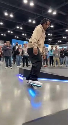 Floating Skateboard Obstacle Course Demo #shortviral #future #tech