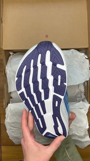 We are obsessed with the new Altra Torin 7! #running #Torin7 #altrarunning #runninglablove