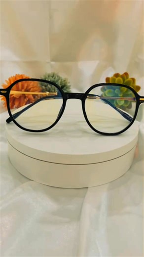 COMPLETE EYEGLASSES PACKAGE for as low as P1,990✨ Inclusions: ✨Frame ✨Anti-Radiation lens ✨Comprehensive Eye Exam You can also upgrade your lens to photochromic too. 🕶 We also offer lens upgrade: ✨Anti bluelight lens ✨Photochromic lens ✨Tinted Eyeglasses ✨Ultra-thin lens ✨Sunglasses and more.. Visit us and enjoy the expert eye care your eyes deserve. Message us📩 Alota Optical Clinic - Tamiya Branch ALOTA Optical Clinic-MACTAN 📍iMez Bldg. The Outlets at Mez2 Estate, Brgy. Basak, Lapu-lapu City