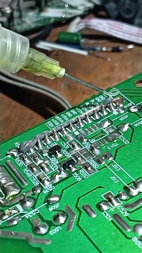 easy way to remove multi-pin cable socket #component #pcb #replacement