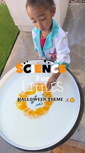 Our Halloweeen Science Fun continues 👻 We did the magic milk experiment 2 different ways! You need: - milk - food coloring - dish soap - q tip Comment below “tray” and I’ll send you the link. We use a large resin mold and it’s perfect for all our sensory play! Easy to clean and affordable 🤌🏼 #halloweenactivities #scienceforlittles #scienceexperiment #scienceforkids #scienceexperiments #scienceathome #scienceexperimentsforkids #scienceiscool | Cynthia Gutierrez