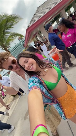 Exciting Dance Party on Royal Caribbean's Paradise Island