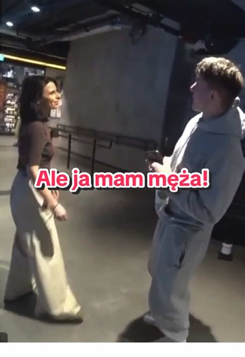 Podasz instagrama? Ale ja mam męża. Stał na kasie 🤣 #medusa #streamer #funn #fyp #dc