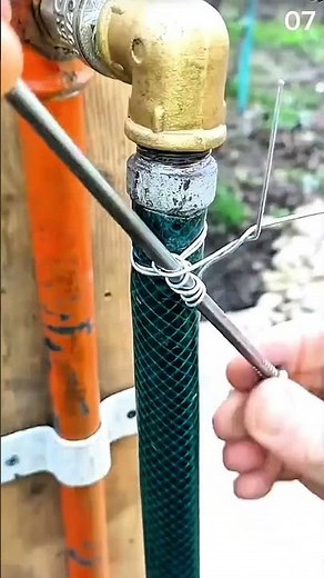 Sturdy hose connection using simple clamp tightening technique