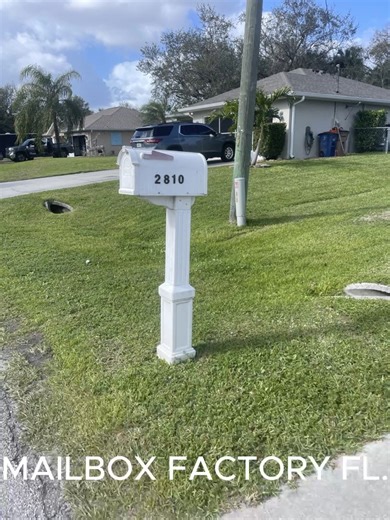 Modern mailbox By Mailbox Factory FL, Custom Mailbox fabrication and Installation call us 786-583-4659 aluminum material - powder coating - paint - Floating numbers - Box (Approved by the USPS) - Solar lights - Base and pebbles (Additional price) #mailboxes #mail #solarlights #mailboxflorida #mailboxesfl #frame #aluminummailboxx #aluminum #powdercoating #powdercoatedframe #metalmailbox #mailbox #westpalm #westpalmbeach #westpalmbeachfl #westpalmflorida #florida
