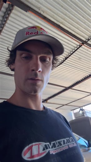 Benjamin Herrera on Instagram: "Parte o no parte? 292 Y-Block 1967 parado mas de 10 años! Ver hasta el final 👀🔥 Gracias @autovic_agrovic por prestarme el taller para trabajar en este proyecto!"