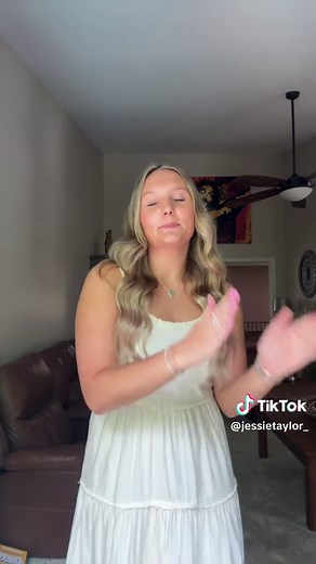 PRAISE THE LORD! #asl #signlanguage #jesuslovesyou #jesusisking #jesus #signlanguagechallenge #madeformore