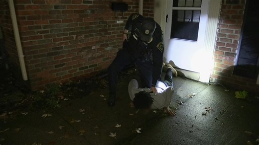 Police chase multiple people after a break-in at a vacant apartment. #LIvePDPolicePatrol | Live PD on A&E