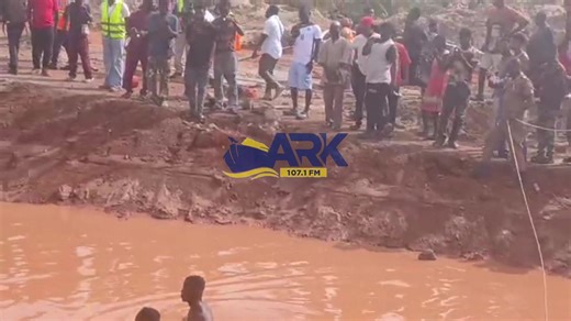 Watch: How Fire Service personnel retrieve lifeless body of 14-year-old boy from Koasu River at Fiapre | Ark 107.1 FM