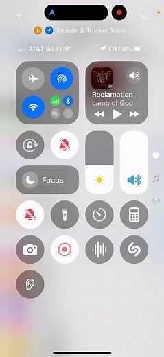 How to turn the microphone on or off to do a screen recording with iPhone 16