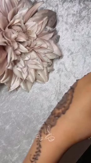 2.8K views · 208 reactions | Step-by-step tutorial on how to draw this easy simple flower for beginners | Fatima hennaartist | Facebook