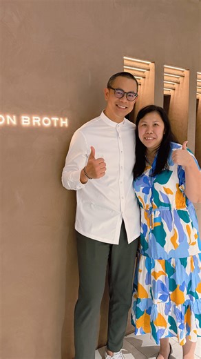 Tick off my bucket list to try Bon Broth, the refined individual hotpot concept by acclaimed Taiwanese chef André Chiang. . I went in expecting bold, punchy flavours from the Taiwanese Sesame Oil Chicken Broth, but it surprised me in the best way. Instead of being heavy, it’s light, clean, and deeply comforting. The addition of the traditional fermented rice wine gently lifts the broth, adding layers of aroma and elegance without overpowering. Warm, nourishing, and incredibly soothing. . Created